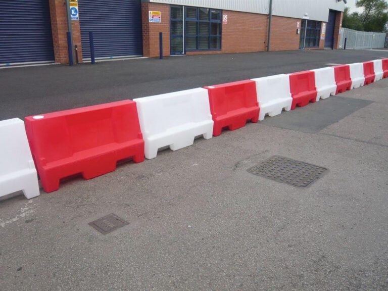 Traffic Separators 1m Water Filled Barriers | THX - The Hire Xperts ...