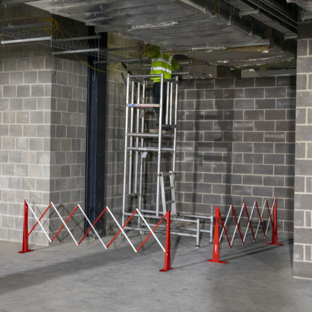 Armorgard Expanding Barrier - 2.5m | THX - The Hire Xperts | Tool Hire